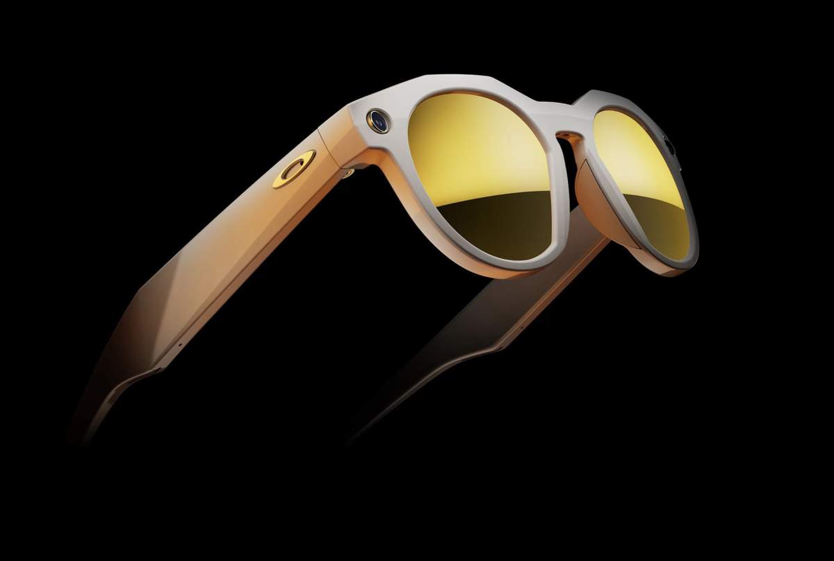 Oakley's New Meta Glasses Spice Up the Style for $399 This Summer